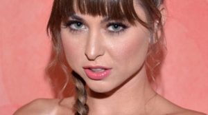 Riley Reid Height, Weight, Age, Body Statistics - Healthy Ton