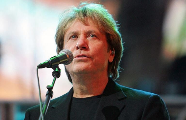 Robert Lamm - Bio, Net Worth, Salary Age, Height, Weight, Wiki, Health, Facts and Family